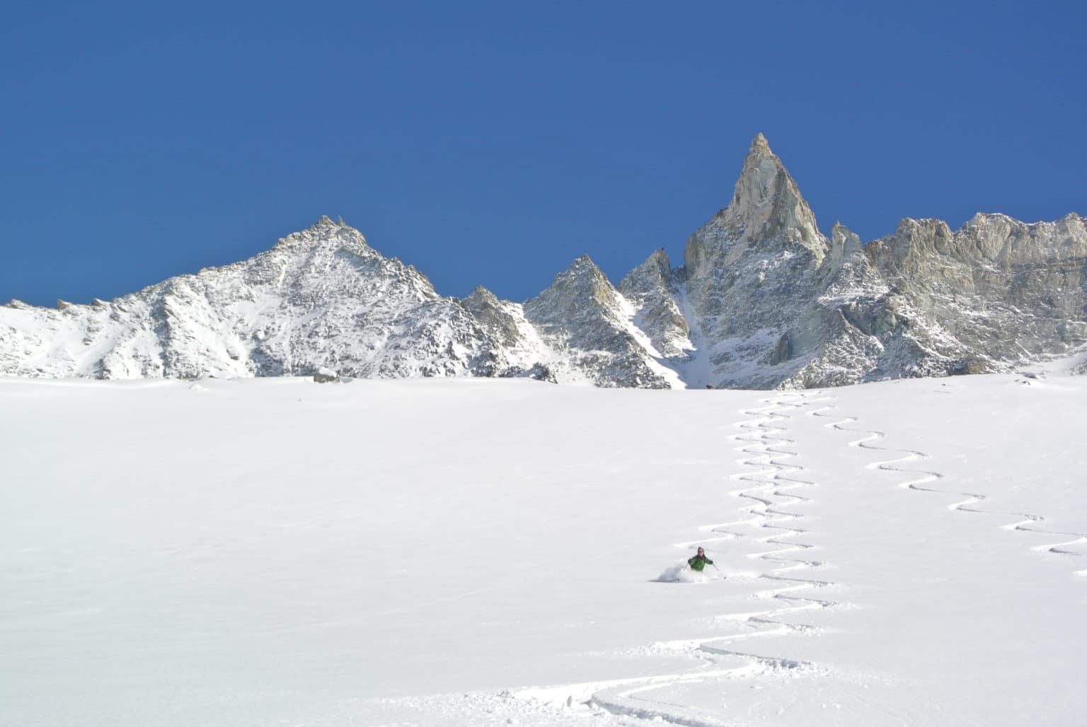 Pentes raides : ski de grande classe! - HELYUM