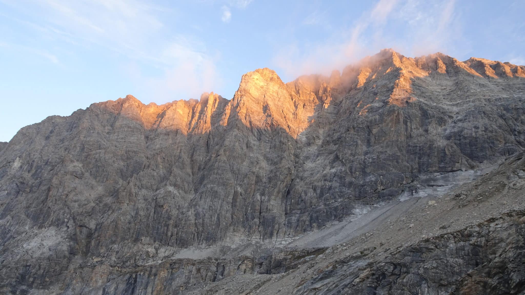 Pilier sud de Bazel : deux passages en très bonnes compagnies. - HELYUM